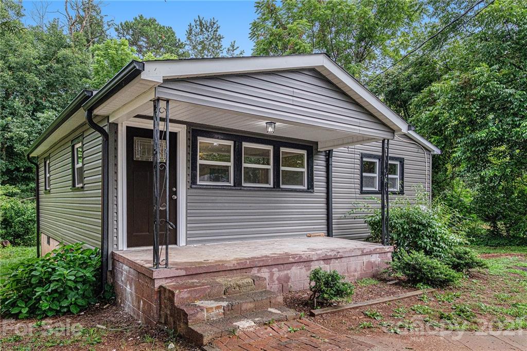 629 2nd Street SW, Conover, NC 28613